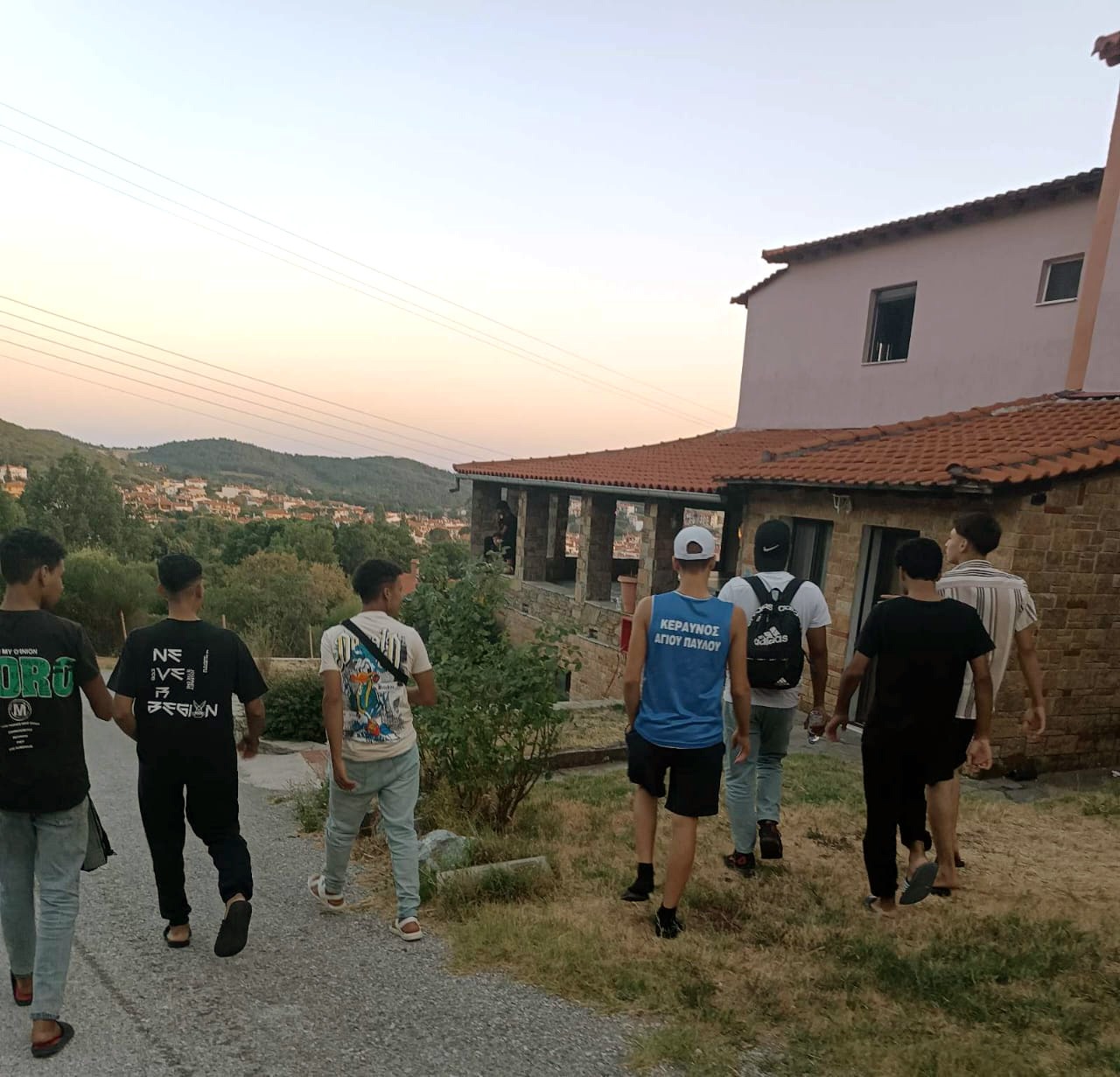 Εκατομμύρια είναι οι άνθρωποι που λόγω διωγμών, συγκρούσεων ...